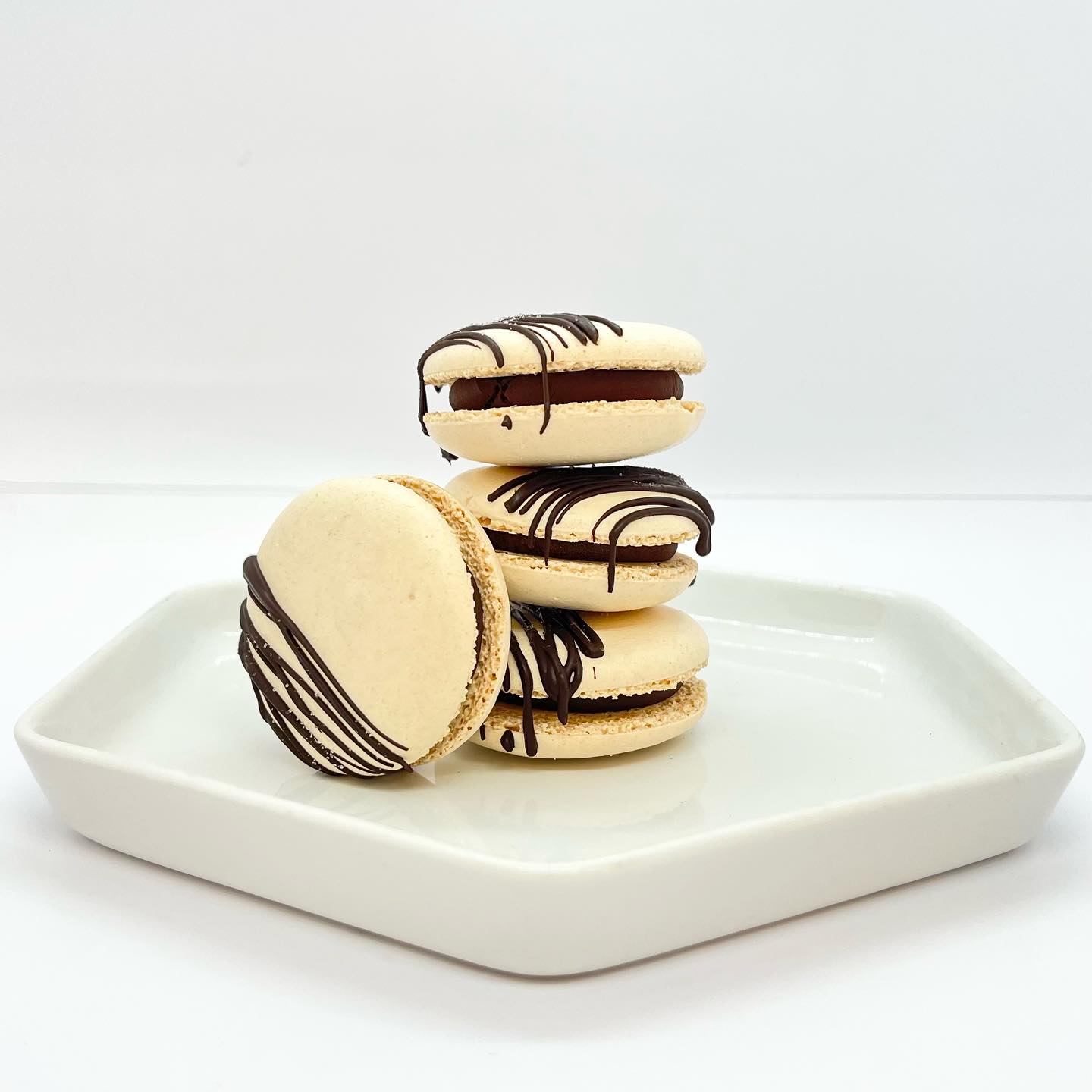 Custom French Macarons – honey B's macarons